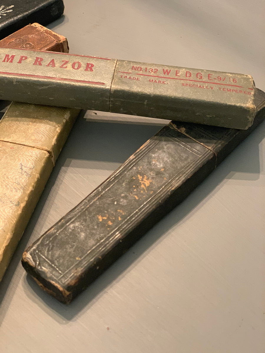 Grouping of Vintage Razor Boxes – Federal & Black